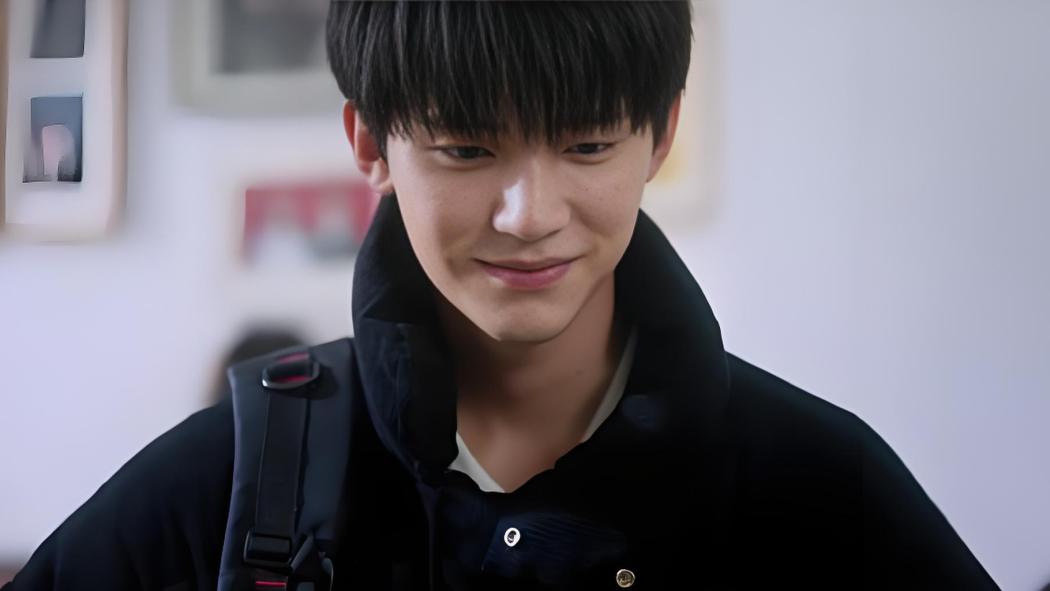 Zhang Lurang（the male lead in the web series *When I Fly Towards You ...