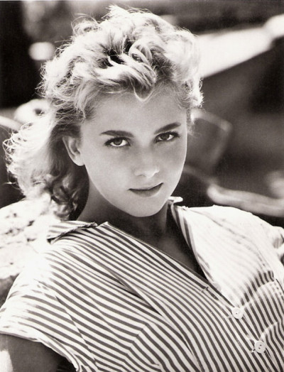 Isabelle Corey_Baiduwiki