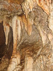 Stalactite（Formation par dépôt de carbonate de calcium et d'autres ...