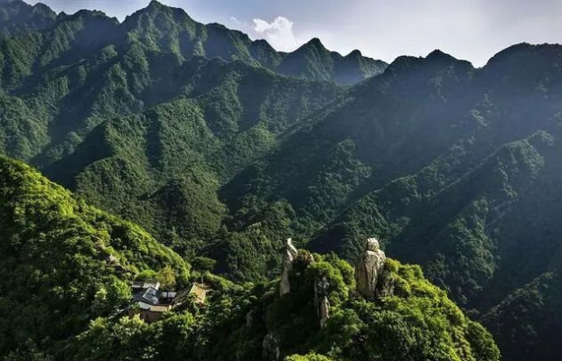 Qinling Mountains（the mountain range that forms the geographical north ...