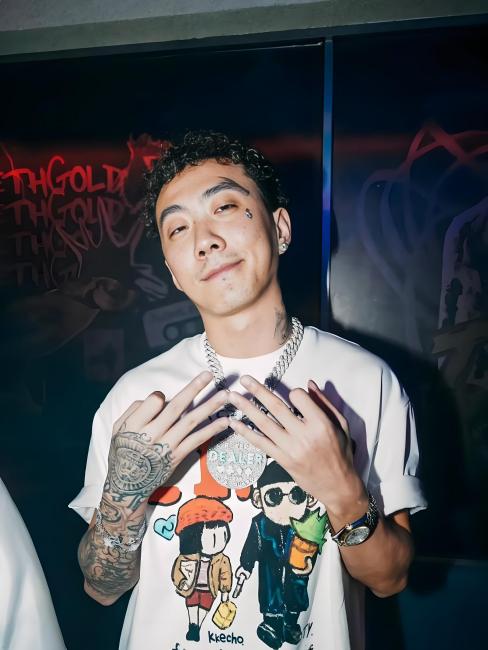 MELO（Chinese mainland male singer and member of the hip-hop group ...