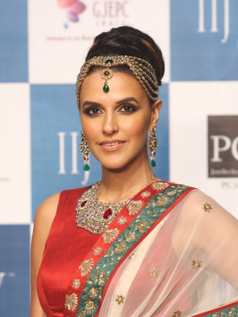 Neha Dhupia_Baiduwiki