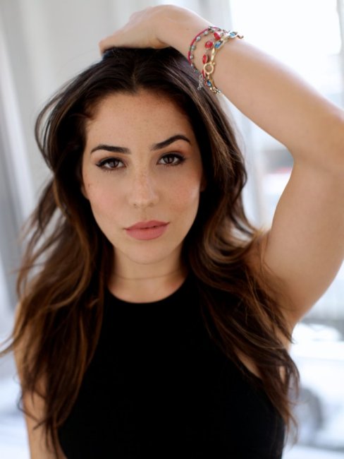 Audrey Esparza_Baiduwiki